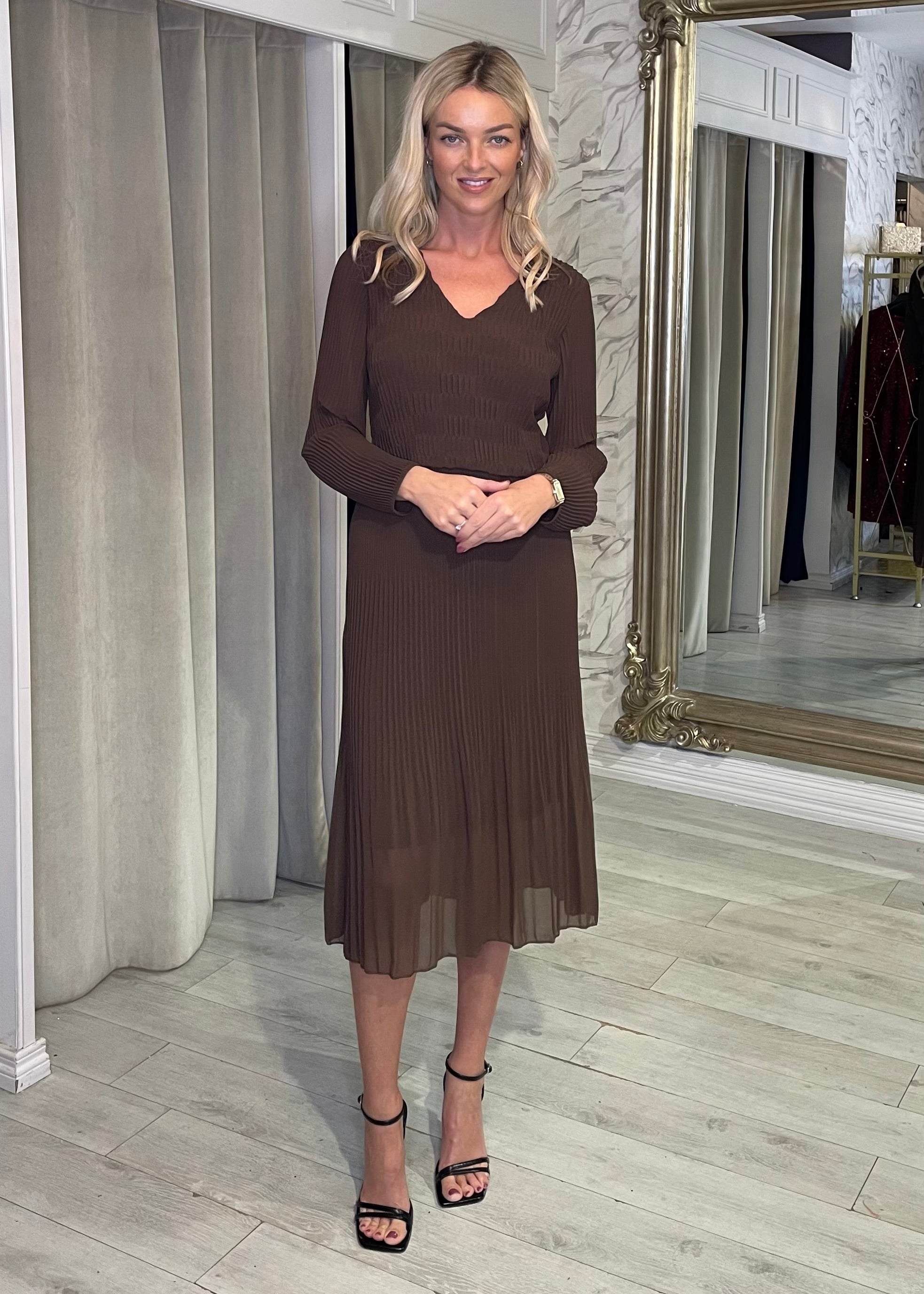“Allison” Dress In Brown – Pure Boutique